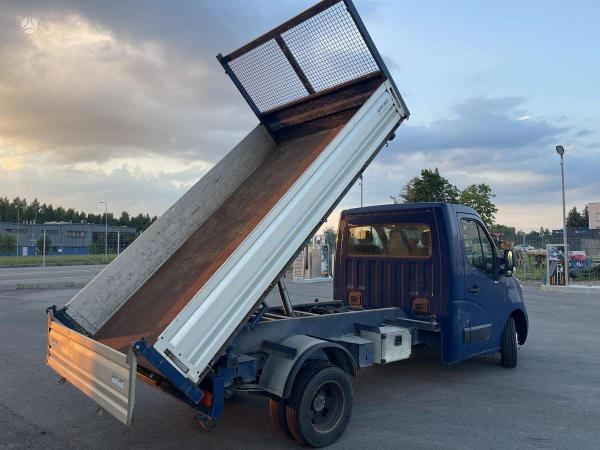Blue Renault Master 2015 in Panevezys, with an engine capacity of 2.30 L and mileage of 208 thousand km for 12500 €, photo 4 on AUTOMOTO.COM.LV
