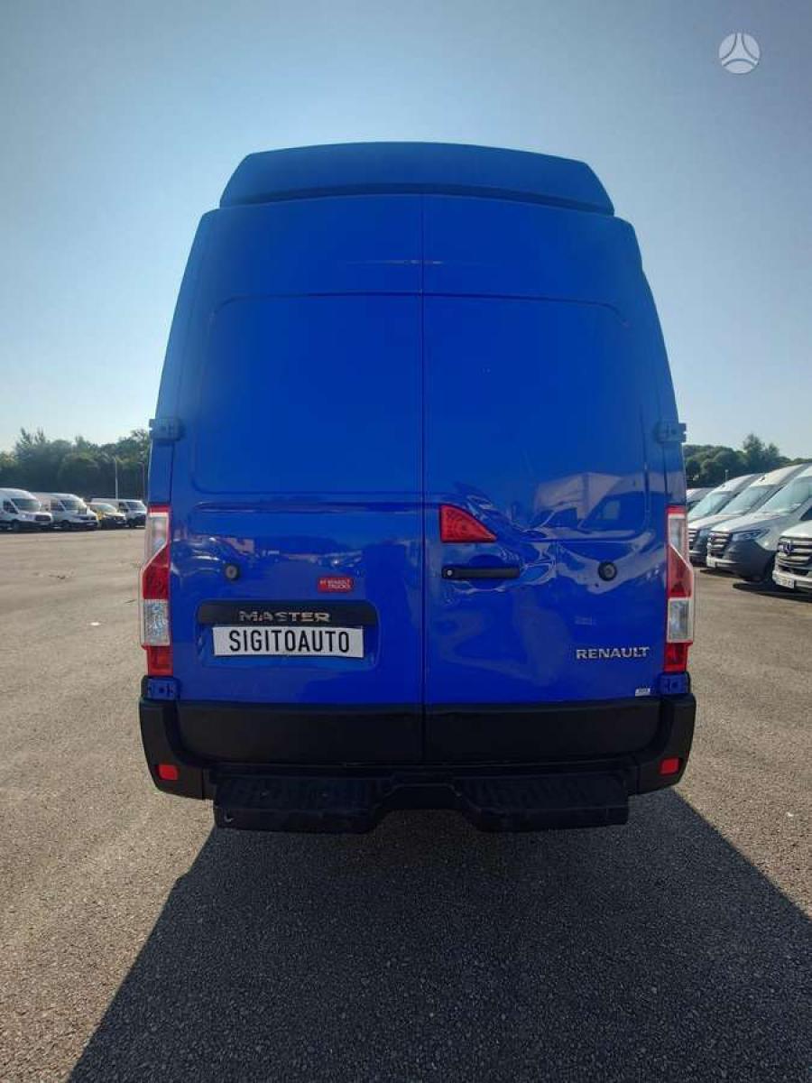 Blue Renault Master 2021 in Taurage, with an engine capacity of 2.30 L and mileage of 250 thousand km for 10527 €, photo 6 on AUTOMOTO.COM.LV