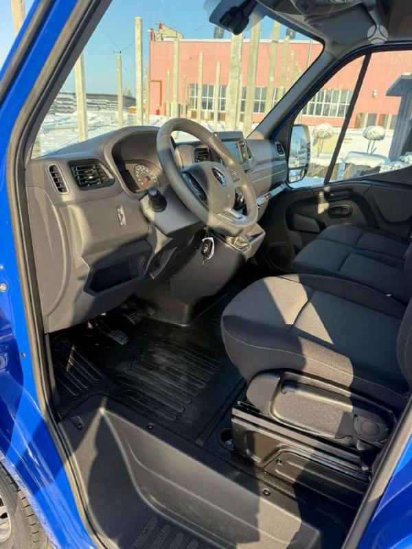 Blue Renault Master 2022 in Kaunas, with an engine capacity of 2.30 L and mileage of 207 thousand km for 11650 €, photo 11 on AUTOMOTO.COM.LV