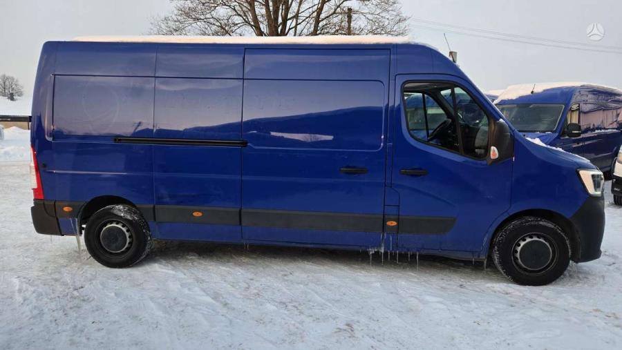 Blue Renault Master 2022 in Taurage, with an engine capacity of 2.30 L and mileage of 160 thousand km for 13200 €, photo 8 on AUTOMOTO.COM.LV