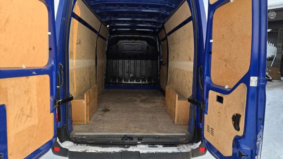 Blue Renault Master 2022 in Taurage, with an engine capacity of 2.30 L and mileage of 160 thousand km for 13200 €, photo 14 on AUTOMOTO.COM.LV