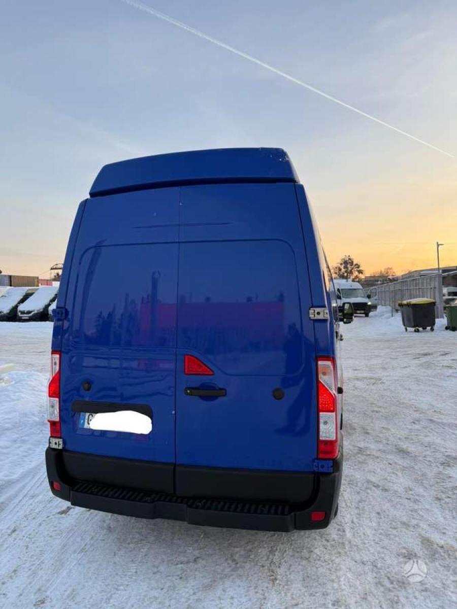 Blue Renault Master 2022 in Kaunas, with an engine capacity of 2.30 L and mileage of 265 thousand km for 10800 €, photo 4 on AUTOMOTO.COM.LV