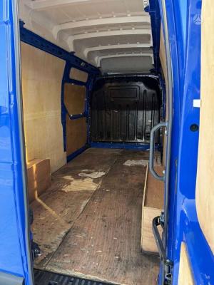 Blue Renault Master 2022 in Kaunas, with an engine capacity of 2.30 L and mileage of 220 thousand km for 9650 €, photo 7 on AUTOMOTO.COM.LV