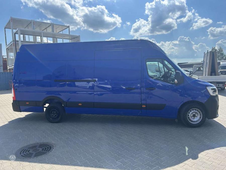 Blue Renault Master 2022 in Kaunas, with an engine capacity of 2.30 L and mileage of 326 thousand km for 9450 €, photo 5 on AUTOMOTO.COM.LV