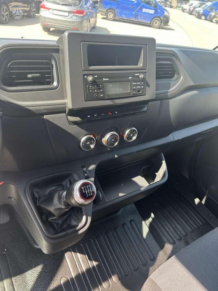 Blue Renault Master 2022 in Kaunas, with an engine capacity of 2.30 L and mileage of 326 thousand km for 9450 €, photo 11 on AUTOMOTO.COM.LV