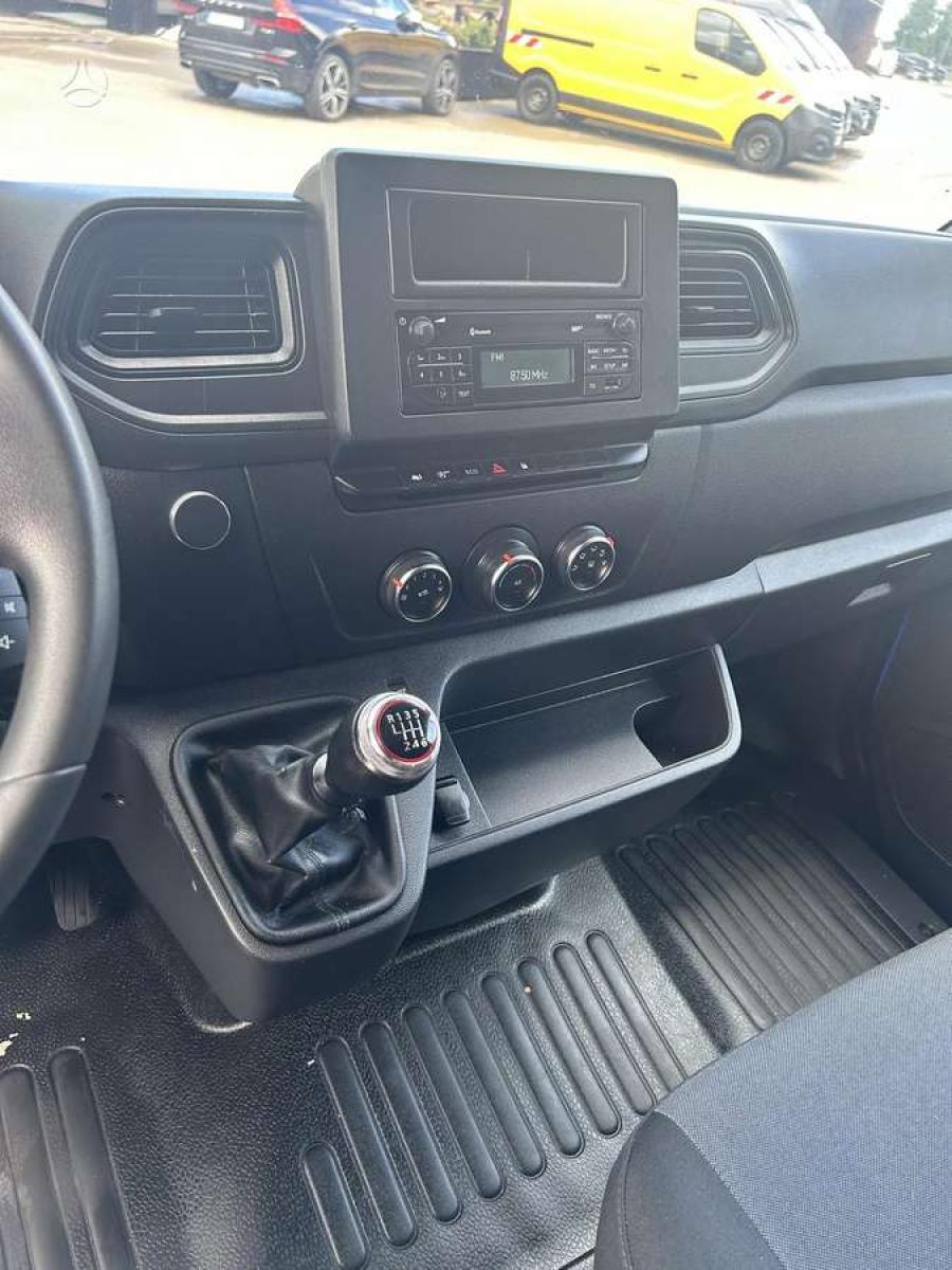 Blue Renault Master 2022 in Kaunas, with an engine capacity of 2.30 L and mileage of 334 thousand km for 8600 €, photo 12 on AUTOMOTO.COM.LV