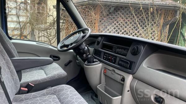 Blue Renault Master 2007 in Riga, with an engine capacity of 2.50 L and mileage of 118 thousand km for 4900 €, photo 5 on AUTOMOTO.COM.LV