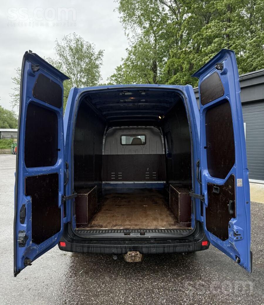 Blue Renault Master 2011 in Valka, with an engine capacity of 2.30 L and mileage of 167 thousand km for 7999 €, photo 18 on AUTOMOTO.COM.LV