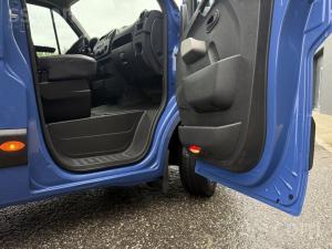 Blue Renault Master 2011 in Valka, with an engine capacity of 2.30 L and mileage of 167 thousand km for 7999 €, photo 21 on AUTOMOTO.COM.LV