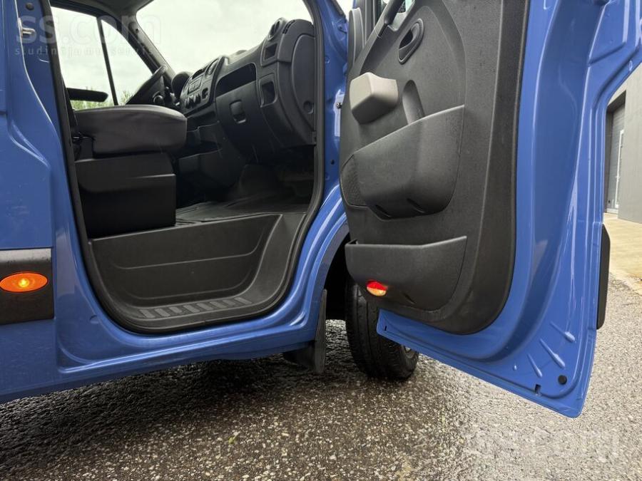 Blue Renault Master 2011 in Valka, with an engine capacity of 2.30 L and mileage of 167 thousand km for 7999 €, photo 21 on AUTOMOTO.COM.LV