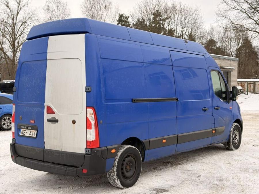 Blue Renault Master 2017 in Riga, with an engine capacity of 2.30 L and mileage of 309 thousand km for 5900 €, photo 6 on AUTOMOTO.COM.LV