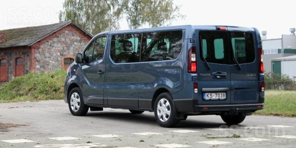 Blue Renault Master 2018 in Valmiera, with an engine capacity of 1.60 L and mileage of 126 thousand km for 17800 €, photo 3 on AUTOMOTO.COM.LV
