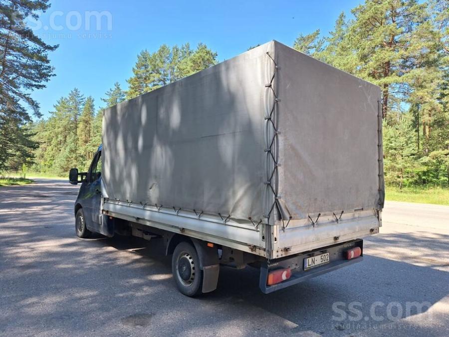 Blue Renault Master 2018 in Daugavpils, with an engine capacity of 2.30 L and mileage of 174 thousand km for 15900 €, photo 6 on AUTOMOTO.COM.LV