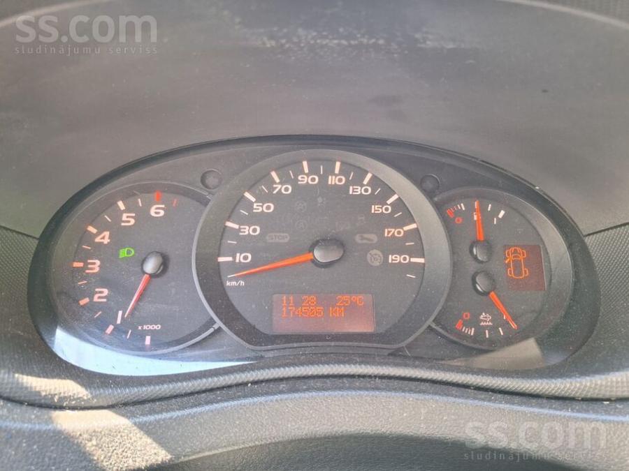 Blue Renault Master 2018 in Daugavpils, with an engine capacity of 2.30 L and mileage of 174 thousand km for 15900 €, photo 10 on AUTOMOTO.COM.LV