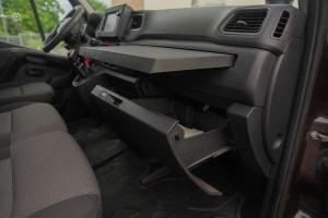 Brown Renault Master 2020 in Riga, with an engine capacity of 2.30 L and mileage of 244 thousand km for 13990 €, photo 23 on AUTOMOTO.COM.LV