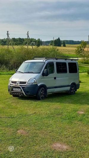 Grey Renault Master 2004 in Vilnius, with an engine capacity of 2.46 L and mileage of 665 thousand km for 3499 €, photo 3 on AUTOMOTO.COM.LV