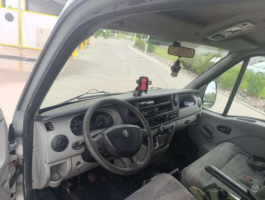 Grey Renault Master 2006 in Taurage, with an engine capacity of 2.46 L and mileage of 522 thousand km for 2100 €, photo 12 on AUTOMOTO.COM.LV