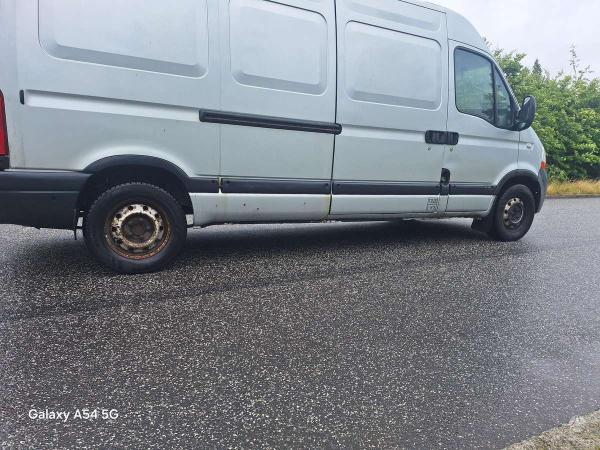 Grey Renault Master 2007 in Taurage, with an engine capacity of 2.50 L and mileage of 328 thousand km for 3300 €, photo 6 on AUTOMOTO.COM.LV