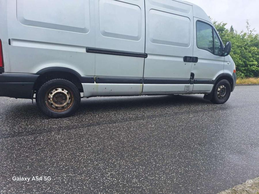 Grey Renault Master 2007 in Taurage, with an engine capacity of 2.50 L and mileage of 328 thousand km for 3300 €, photo 7 on AUTOMOTO.COM.LV