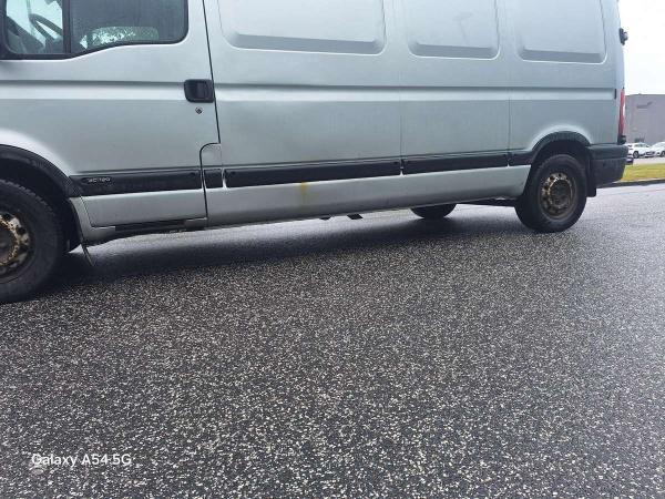 Grey Renault Master 2007 in Taurage, with an engine capacity of 2.50 L and mileage of 328 thousand km for 3300 €, photo 9 on AUTOMOTO.COM.LV