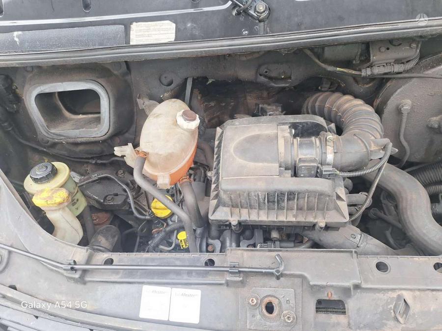 Grey Renault Master 2007 in Taurage, with an engine capacity of 2.50 L and mileage of 328 thousand km for 3300 €, photo 13 on AUTOMOTO.COM.LV