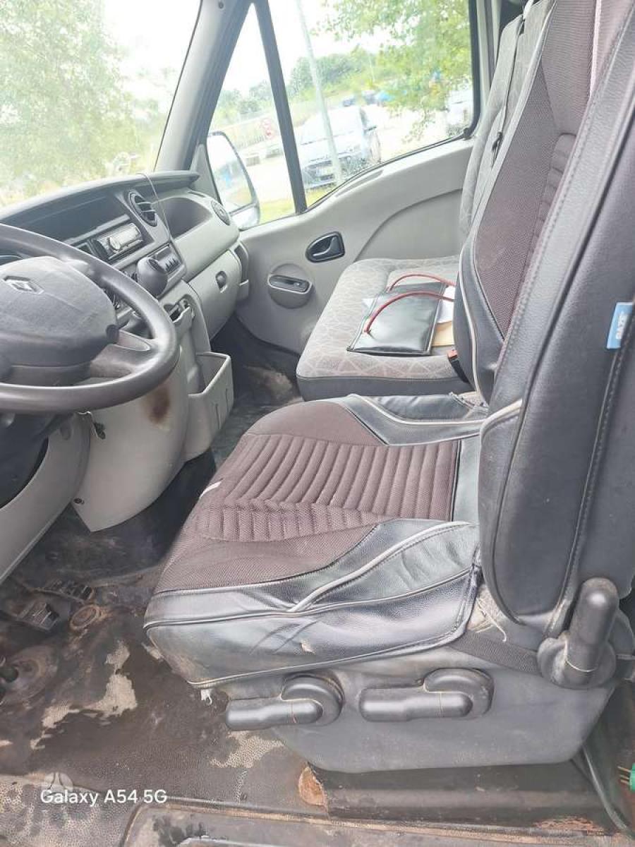 Grey Renault Master 2007 in Taurage, with an engine capacity of 2.50 L and mileage of 328 thousand km for 3300 €, photo 14 on AUTOMOTO.COM.LV
