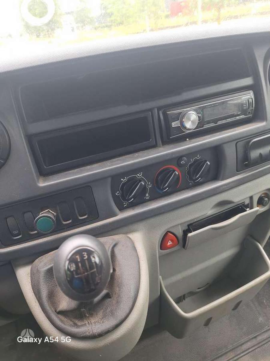 Grey Renault Master 2007 in Taurage, with an engine capacity of 2.50 L and mileage of 328 thousand km for 3300 €, photo 15 on AUTOMOTO.COM.LV