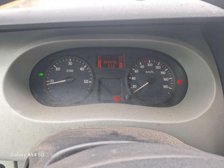 Grey Renault Master 2007 in Taurage, with an engine capacity of 2.50 L and mileage of 328 thousand km for 3300 €, photo 16 on AUTOMOTO.COM.LV