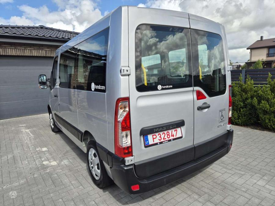 Grey Renault Master 2015 in Klaipeda, with an engine capacity of 2.30 L and mileage of 207 thousand km for 8900 €, photo 7 on AUTOMOTO.COM.LV