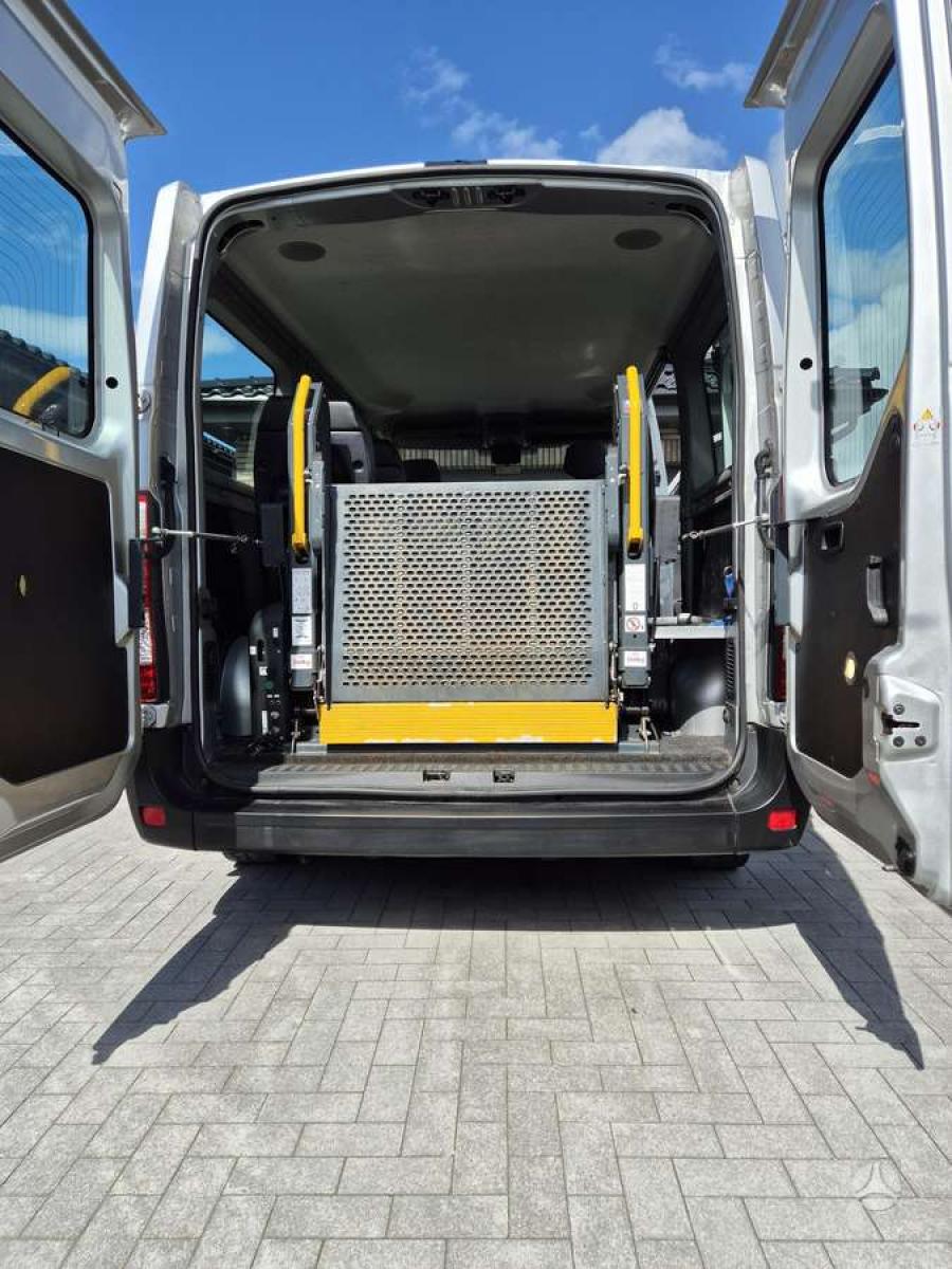 Grey Renault Master 2015 in Klaipeda, with an engine capacity of 2.30 L and mileage of 207 thousand km for 8900 €, photo 16 on AUTOMOTO.COM.LV