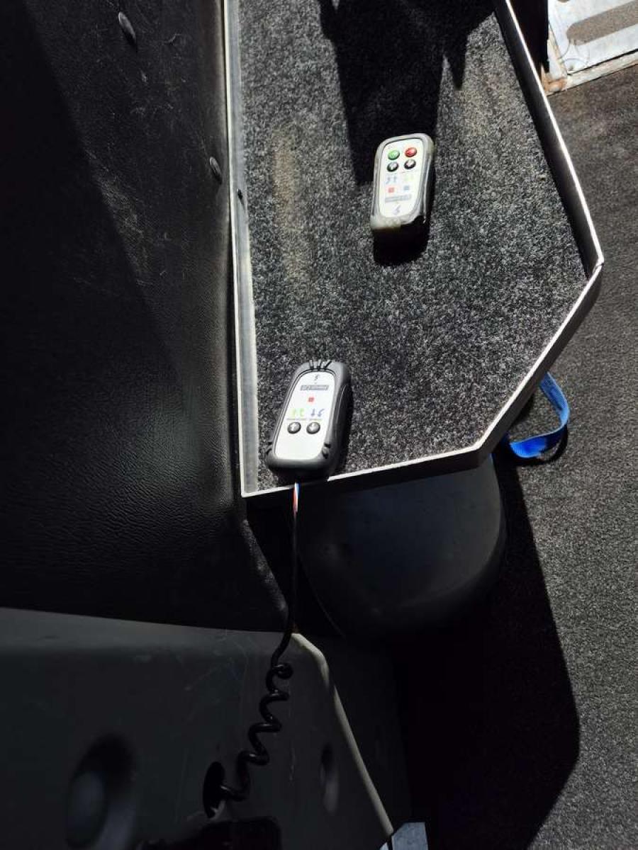 Grey Renault Master 2015 in Klaipeda, with an engine capacity of 2.30 L and mileage of 207 thousand km for 8900 €, photo 22 on AUTOMOTO.COM.LV
