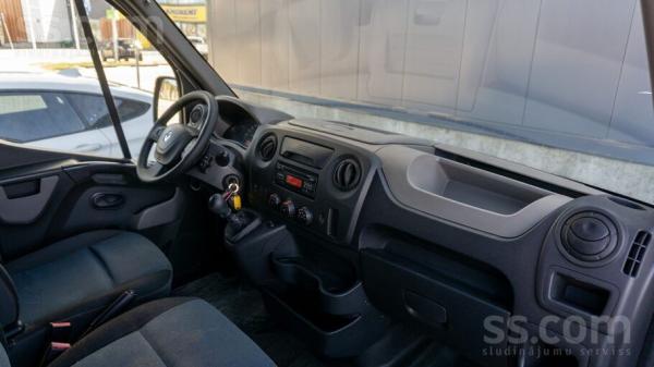 Grey Renault Master 2015 in Riga, with an engine capacity of 2.30 L and mileage of 253 thousand km for 6690 €, photo 11 on AUTOMOTO.COM.LV