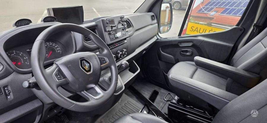 Grey Renault Master 2021 in Siauliai, with an engine capacity of 2.30 L and mileage of 187 thousand km for 17900 €, photo 4 on AUTOMOTO.COM.LV