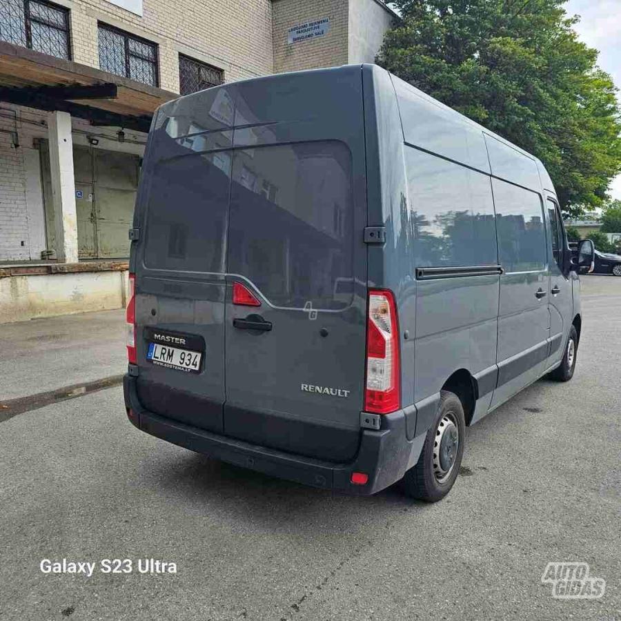 Grey Renault Master 2021 in Kaunas, with an engine capacity of 2.30 L and mileage of 380 thousand km for 8000 €, photo 4 on AUTOMOTO.COM.LV