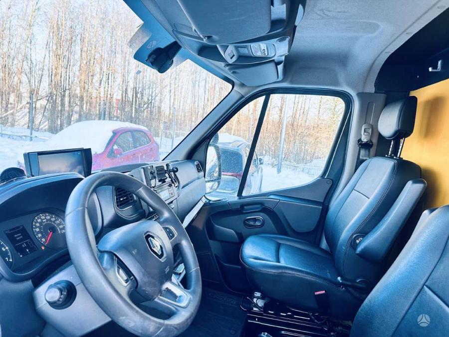 Grey Renault Master 2022 in Vilnius, with an engine capacity of 2.30 L and mileage of 188 thousand km for 15900 €, photo 14 on AUTOMOTO.COM.LV