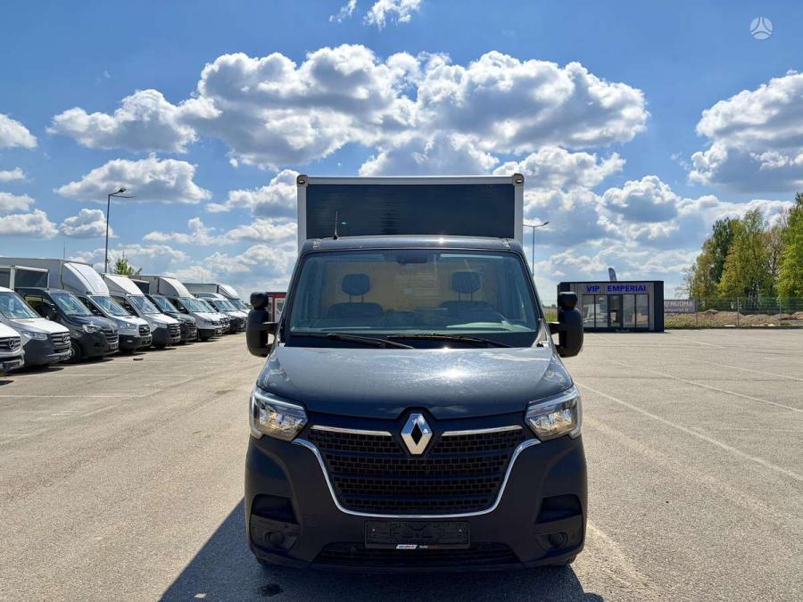 Grey Renault Master 2022 in Vilnius, with an engine capacity of 2.30 L and mileage of 202 thousand km for 13900 €, photo 3 on AUTOMOTO.COM.LV