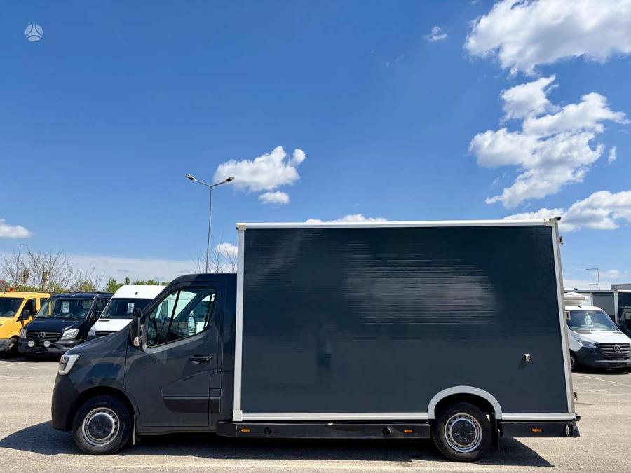 Grey Renault Master 2022 in Vilnius, with an engine capacity of 2.30 L and mileage of 202 thousand km for 13900 €, photo 9 on AUTOMOTO.COM.LV