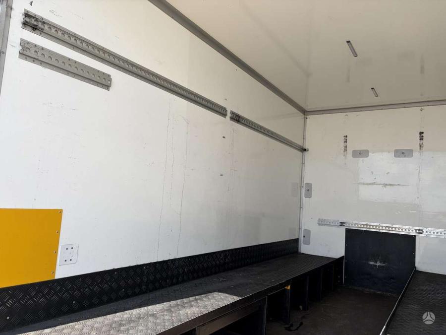 Grey Renault Master 2022 in Vilnius, with an engine capacity of 2.30 L and mileage of 202 thousand km for 13900 €, photo 12 on AUTOMOTO.COM.LV