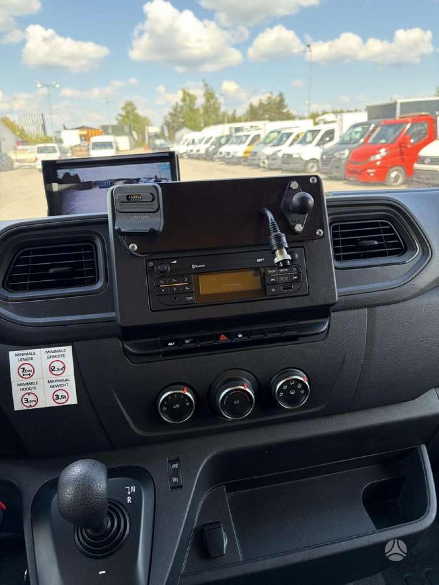 Grey Renault Master 2022 in Vilnius, with an engine capacity of 2.30 L and mileage of 202 thousand km for 13900 €, photo 19 on AUTOMOTO.COM.LV