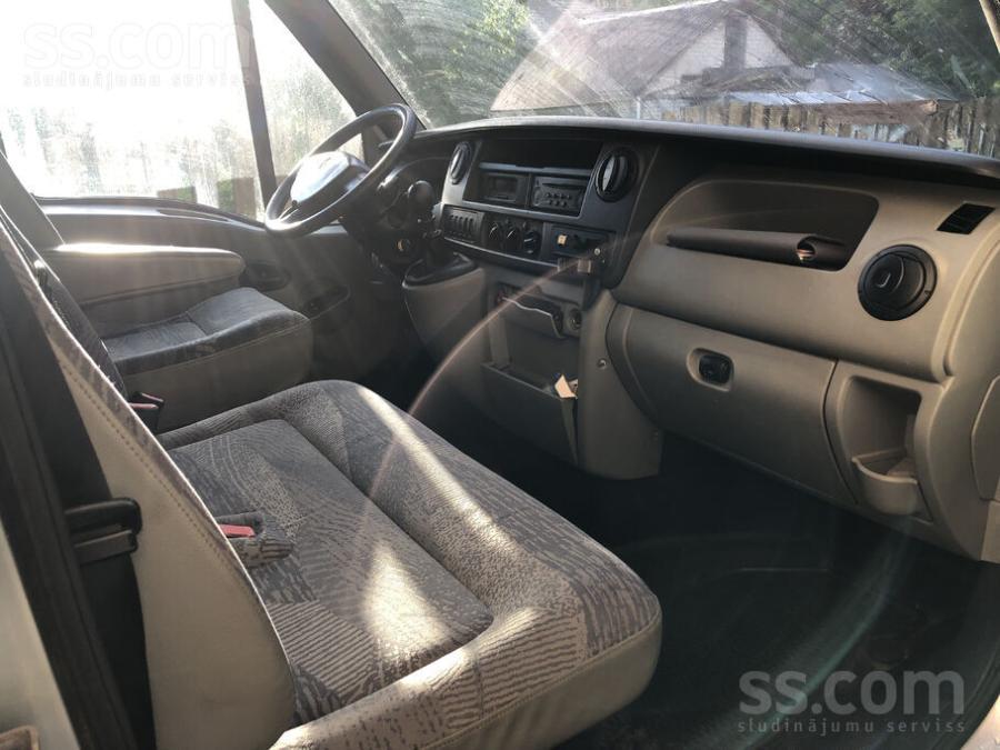 Grey Renault Master 2004 in Riga, with an engine capacity of 2.50 L and mileage of 0 thousand km for 2800 €, photo 6 on AUTOMOTO.COM.LV