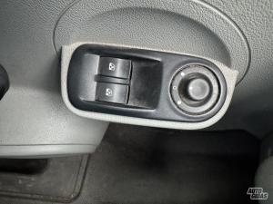 Grey Renault Master 2007 in Klaipeda, with an engine capacity of 2.50 L and mileage of 381 thousand km for 4200 €, photo 17 on AUTOMOTO.COM.LV