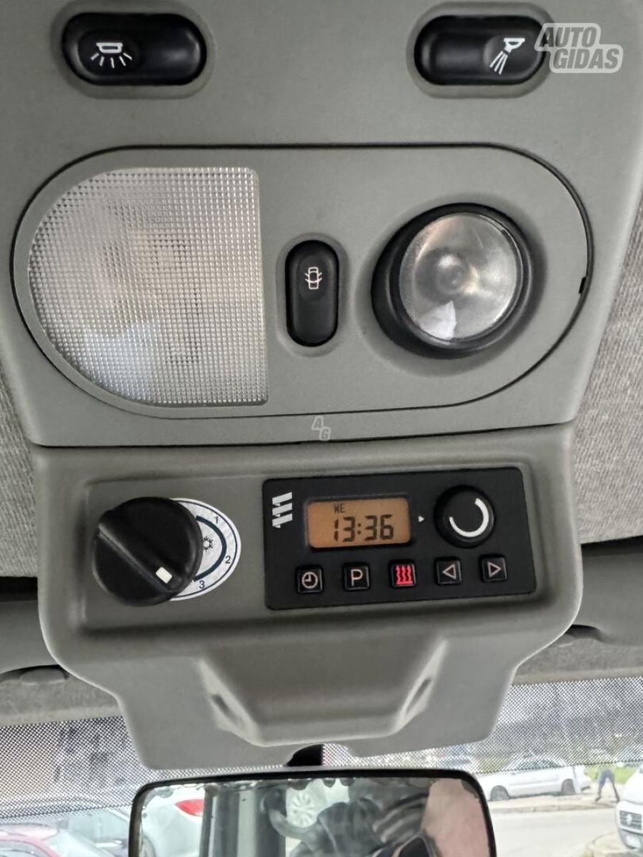 Grey Renault Master 2007 in Klaipeda, with an engine capacity of 2.50 L and mileage of 381 thousand km for 4200 €, photo 18 on AUTOMOTO.COM.LV