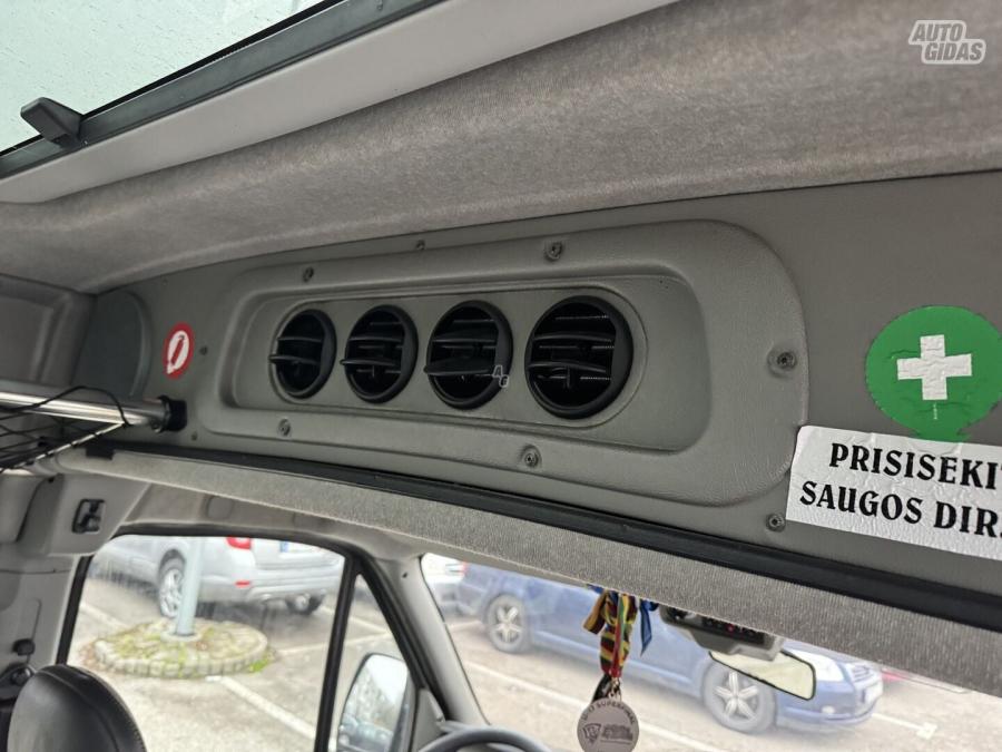 Grey Renault Master 2007 in Klaipeda, with an engine capacity of 2.50 L and mileage of 381 thousand km for 4200 €, photo 19 on AUTOMOTO.COM.LV