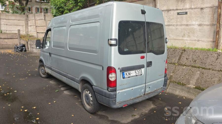Grey Renault Master 2009 in Riga, with an engine capacity of 2.50 L and mileage of 470 thousand km for 750 €, photo 1 on AUTOMOTO.COM.LV