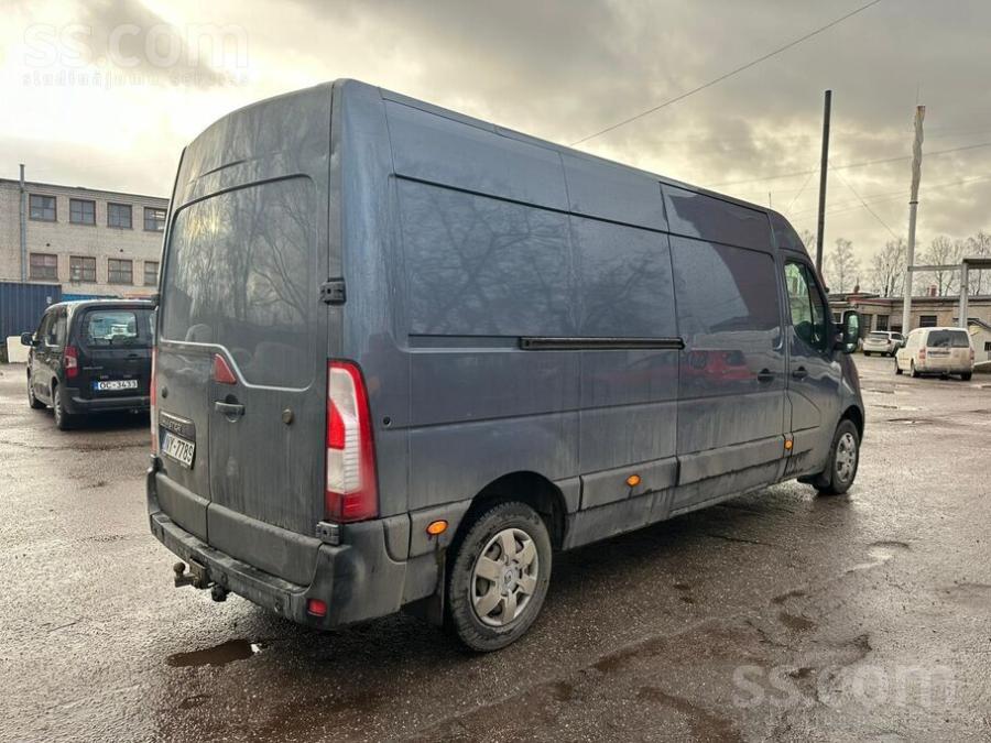 Grey Renault Master 2015 in Riga, with an engine capacity of 2.30 L and mileage of 487 thousand km for 2900 €, photo 9 on AUTOMOTO.COM.LV