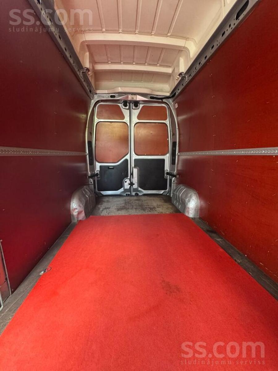 Grey Renault Master 2015 in Riga, with an engine capacity of 2.30 L and mileage of 380 thousand km for 10500 €, photo 9 on AUTOMOTO.COM.LV