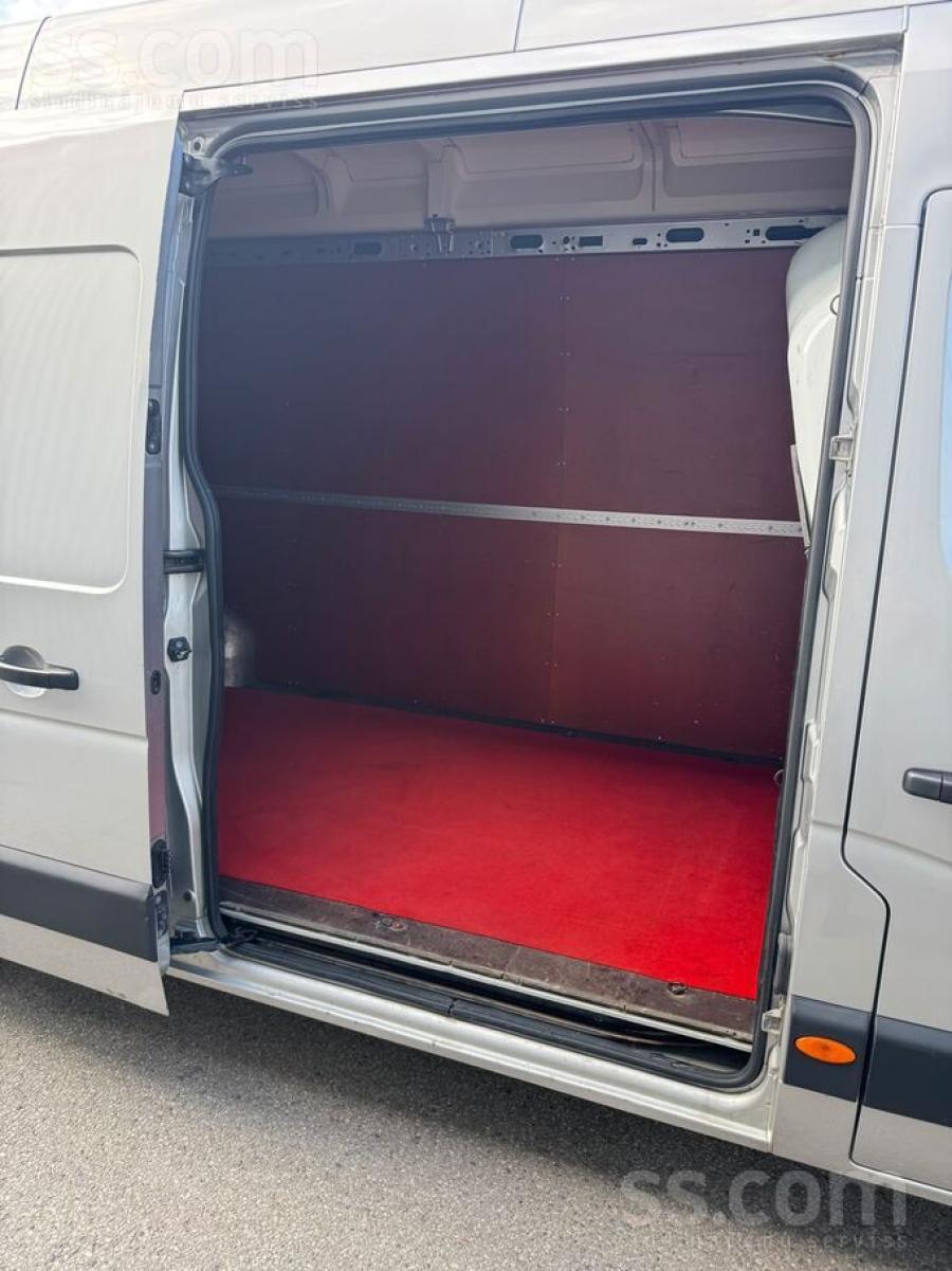 Grey Renault Master 2015 in Riga, with an engine capacity of 2.30 L and mileage of 380 thousand km for 10500 €, photo 11 on AUTOMOTO.COM.LV