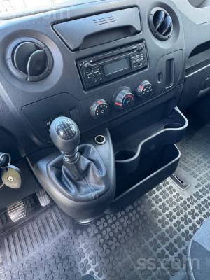 Grey Renault Master 2015 in Riga, with an engine capacity of 2.30 L and mileage of 380 thousand km for 10500 €, photo 17 on AUTOMOTO.COM.LV
