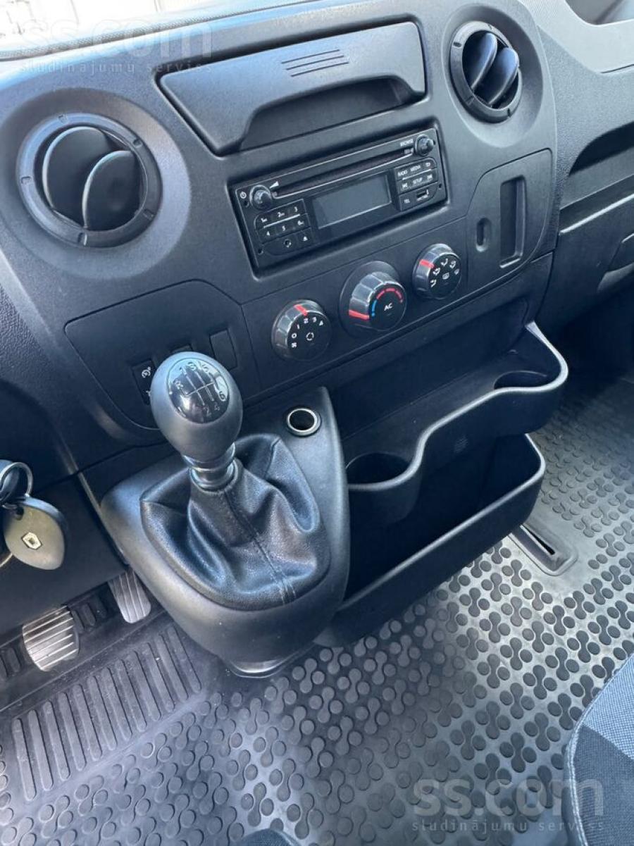 Grey Renault Master 2015 in Riga, with an engine capacity of 2.30 L and mileage of 380 thousand km for 10500 €, photo 17 on AUTOMOTO.COM.LV