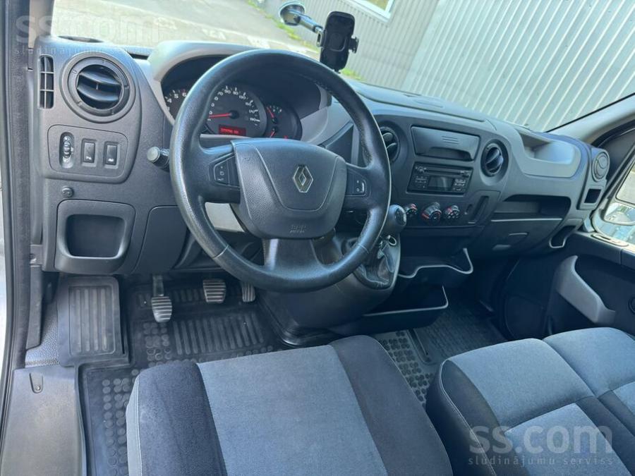 Grey Renault Master 2015 in Riga, with an engine capacity of 2.30 L and mileage of 380 thousand km for 10500 €, photo 18 on AUTOMOTO.COM.LV